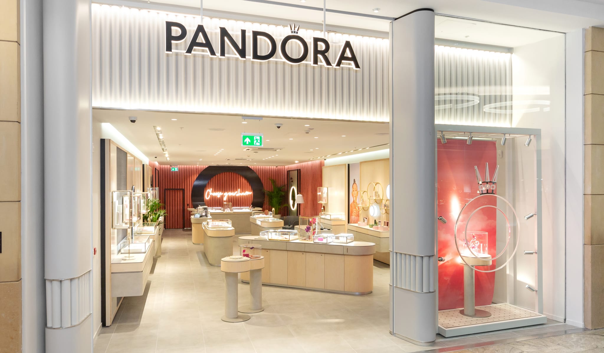 أجمل المجوهرات الرمضانية من PANDORA.. شاهدي | حلوة